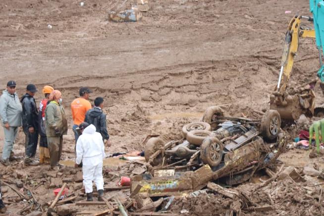 Indonesian marines among 42 missing in deadly West Java landslide | Newser