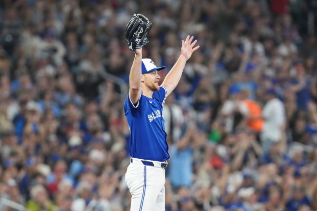 AL East race between Yankees and Blue Jays comes down to final weekend of season | Newser