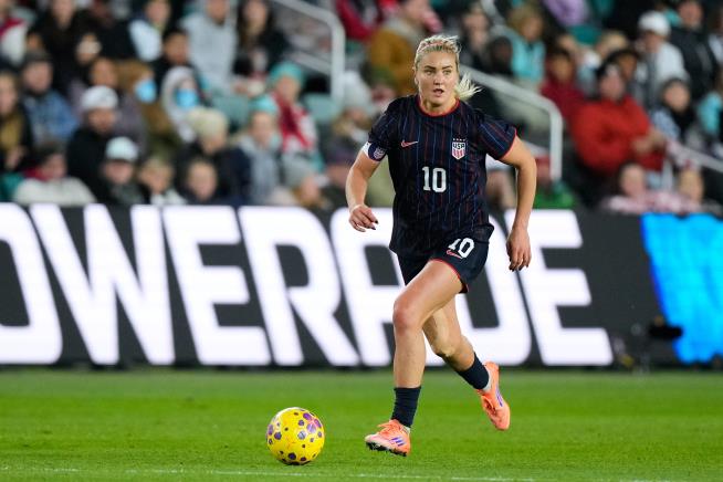 USWNT captain Lindsey Heaps set to join the expansion Denver Summit ...