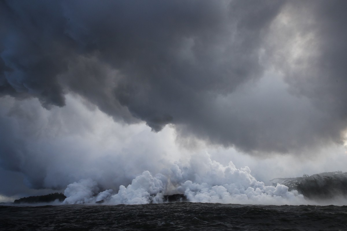 Toxic Steam Cloud Emerges Over Hawaii Ocean