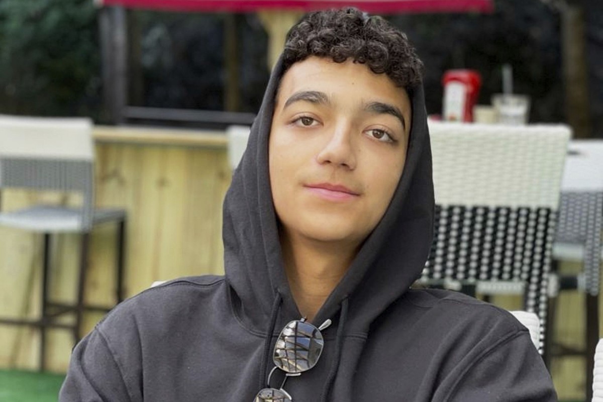 Hostage's Family Reacts to His Release: 'You Look Unbelievable'