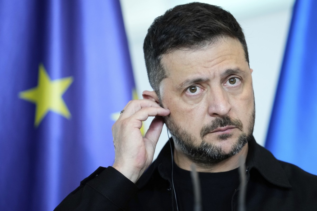 Zelensky Warns of a Putin 'Bluff'
