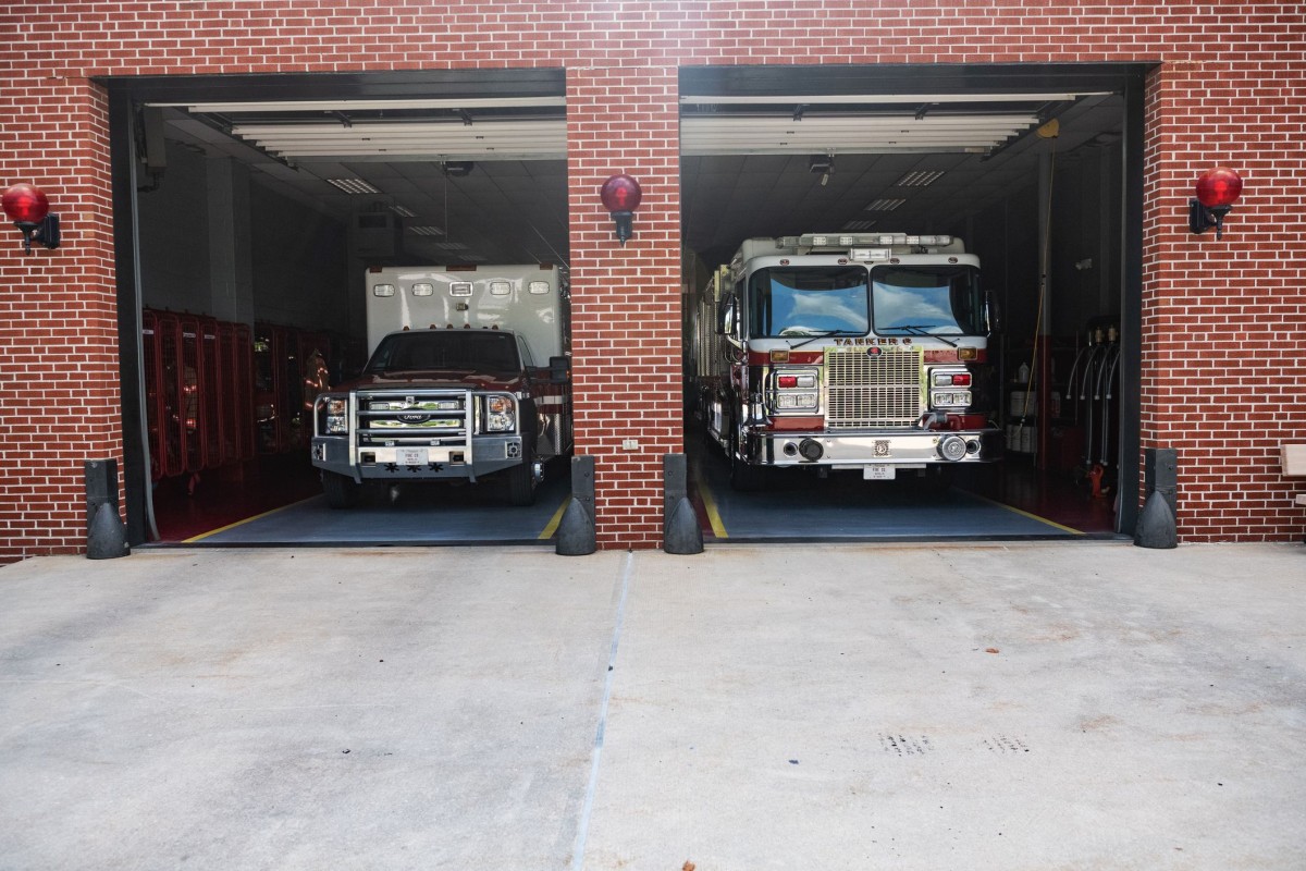 Bleeding Firefighter Gets No Answer From 911