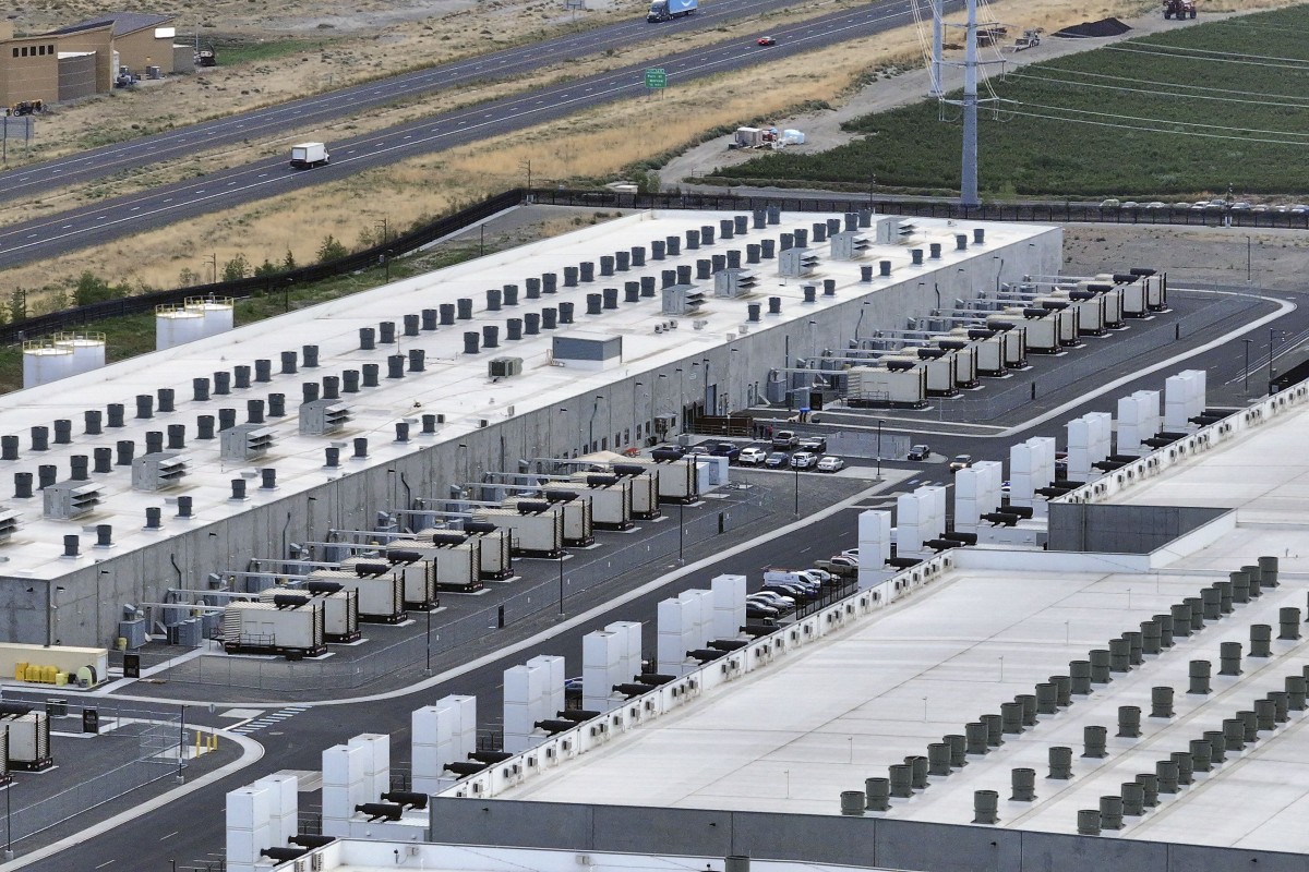 Massive AWS Outage Exposes Internet's Vulnerability